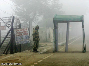 Pakistan urges India to pull back troops - CNN.com