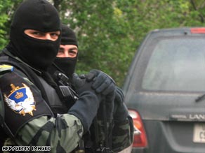 Serb fugitive claims wrongful arrest - CNN.com